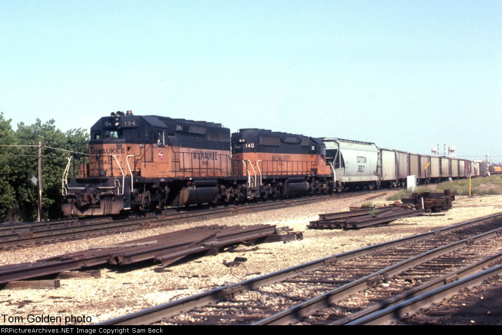 MILW 194 and 140 Westbound